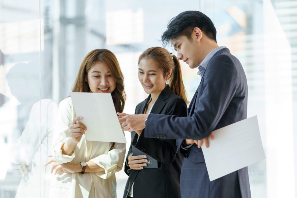 Constructive Feedback for Employees: 5 Tips for Employee Growth - Trust ...